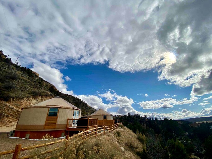 RU - East Zion Resort - Yurt Overlook at East Zion Resort #4 (2 King ...